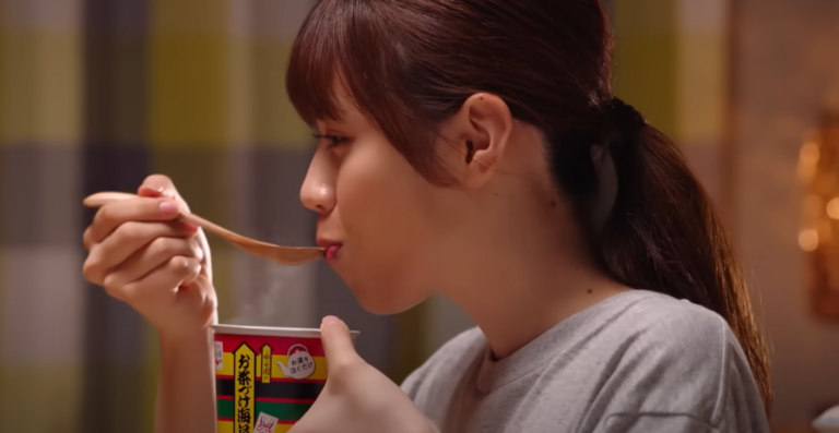 【永谷園】カップ茶づけ 新CM女優は誰？部活終わりの女性CM出演者を紹介。「ホッと一息」篇 - CMライフ